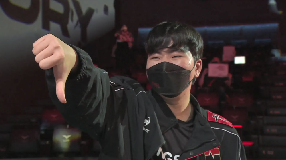 “不把Faker当人”，Gori用手势嘲讽Faker，单杀Faker亮SKT表情_腾讯新闻