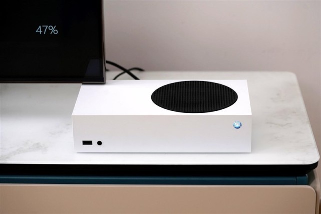 2399元畅玩3A大作！国行Xbox Series S评测：史上最小巧 主机性价比之王_腾讯新闻