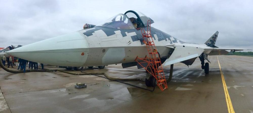 俄罗斯在苏57表面钻孔！接地气军宣获网友点赞：歼20也能这样吗？_腾讯新闻