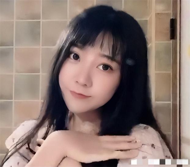 Cindy首晒露脸视频，真实颜值“吊打”小团团，网友：差距太大！_腾讯新闻