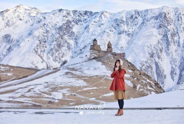 世界最孤独的雪山教堂，格鲁吉亚招牌景点，道路艰难视天气而定_腾讯新闻