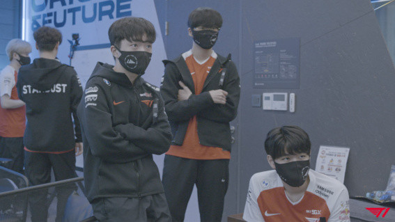 T1小辅助受访：警惕LPL，FPX打得特别好，想和RNG交手_腾讯新闻