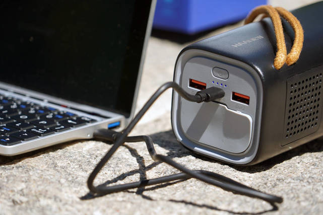 220V户外电源还能带上飞机？哈能户外电源HN100说“我OK的”_腾讯新闻