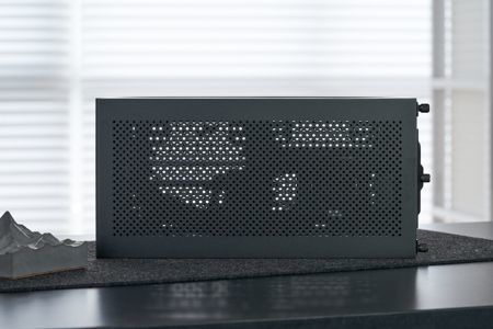 联力Q58机箱评测：近乎完美的14.5L小钢炮，A4 ITX新标杆_腾讯新闻