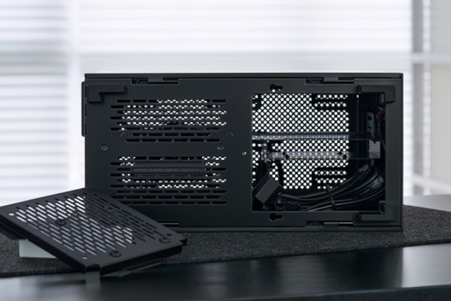 联力Q58机箱评测：近乎完美的14.5L小钢炮，A4 ITX新标杆_腾讯新闻