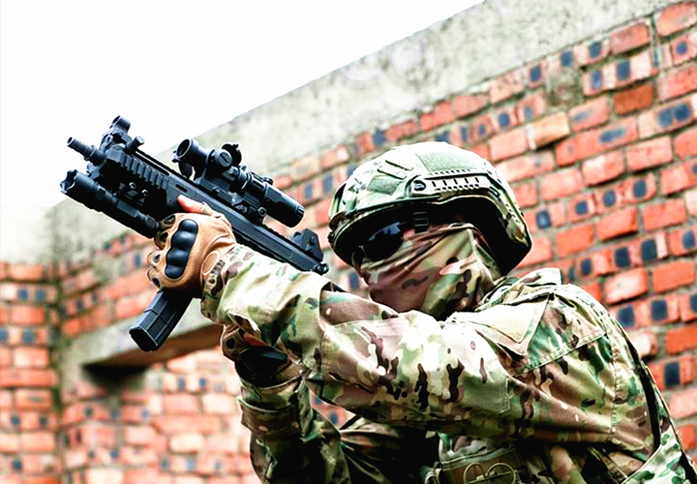 精锐尖兵为何不用191短突？解放军装备的新冲锋枪亮眼，魅力真大_腾讯新闻