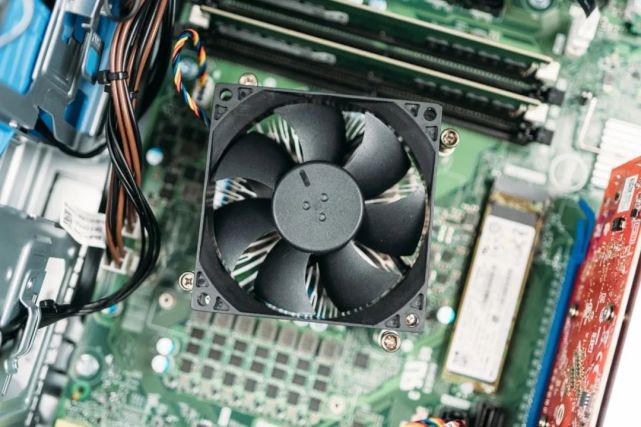 戴尔OptiPlex 7090 Tower评测：智能扩展一步到位，这台PC有点猛_腾讯新闻