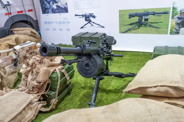 对狙吗，我榴弹狙！央视曝光中国自用LG-5，解放军会如何使用？_腾讯新闻