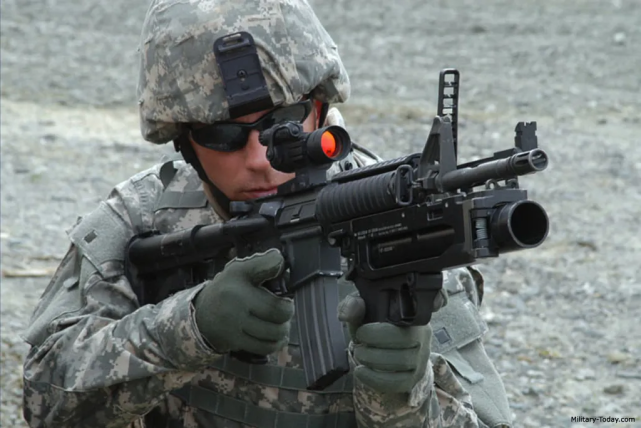 对狙吗，我榴弹狙！央视曝光中国自用LG-5，解放军会如何使用？_腾讯新闻