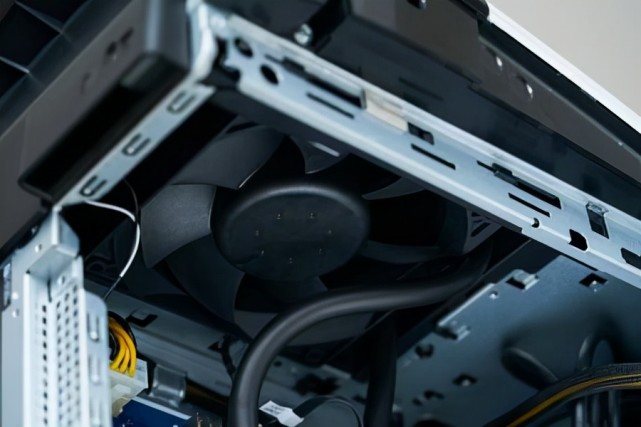 外星人AURORA R12台式机评测：仍然提供最好的游戏体验_腾讯新闻