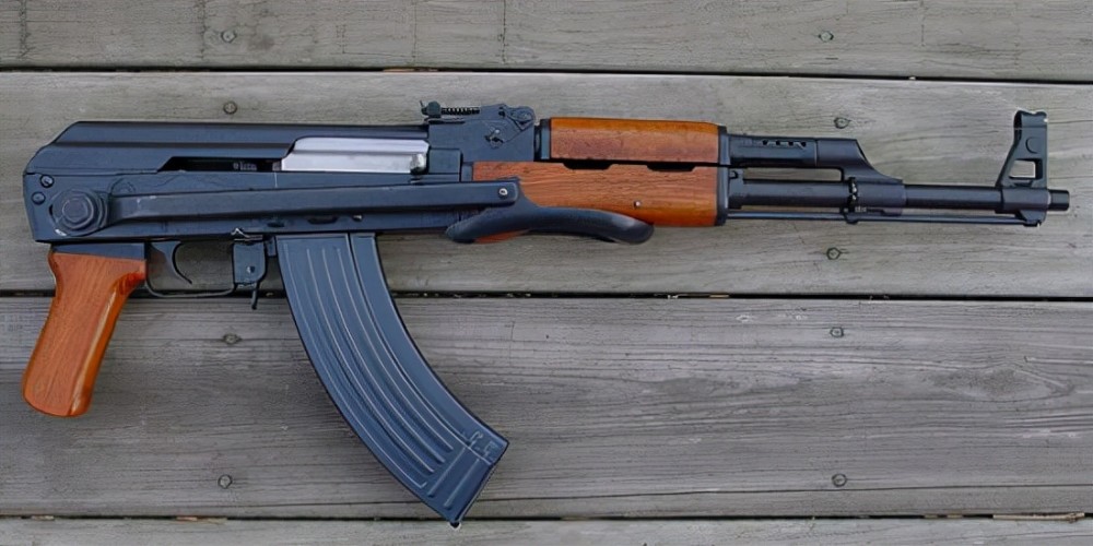 从仿制到出口，中国56式冲锋枪备受欢迎，64个国家使用着7个改型_腾讯新闻