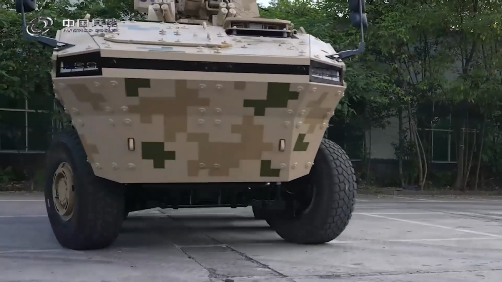 珠海航展的陆地装备，全新VN-22装甲车，可以对飚德国“拳师犬”_腾讯新闻