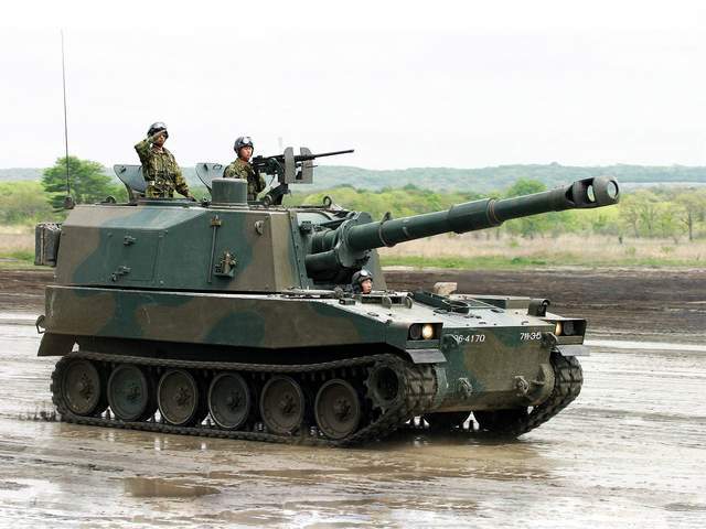 全球14种履带式自行火炮，信息化与机动性的结合_腾讯新闻