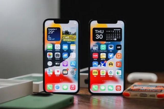 小屏党看过来！iPhone 13 mini与12 mini对比_腾讯新闻
