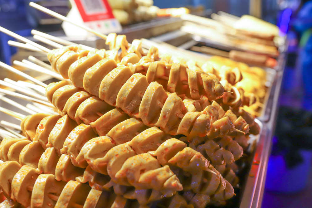 寻味宁夏：银川旅游必打卡，怀远夜市，宁夏最火的街头小吃_腾讯新闻