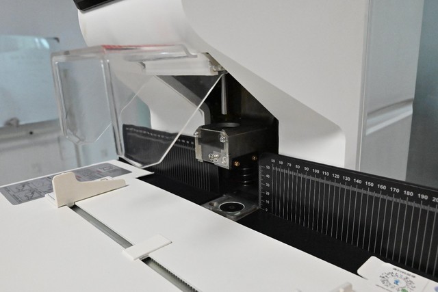 费时费力还不准 财务必备歌派GP580全自动装订机_腾讯新闻