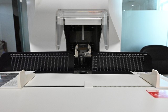 费时费力还不准 财务必备歌派GP580全自动装订机_腾讯新闻