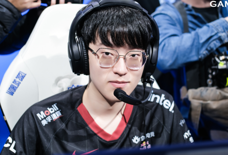 DK狂喜？EDG和GENG打出“喂饭局”，AJ吐槽：VIPER太能送了_腾讯新闻