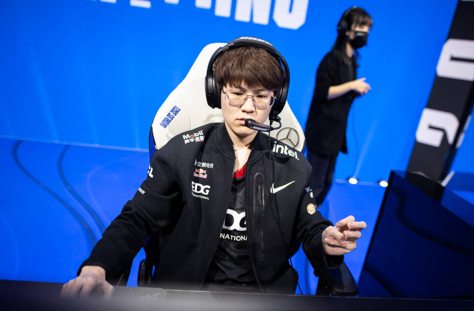 Meiko有望大满贯！LPL与LCK一号种子首次S赛决赛交手_腾讯新闻