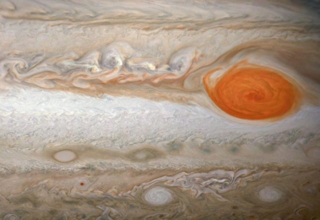 NASA朱诺号探测器揭示在木星彩色云带深处发生的事情_腾讯新闻