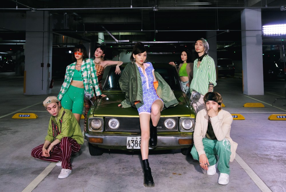 HAEZEE黄玮昕《信你才怪》改写现代新女性自强主义_腾讯新闻