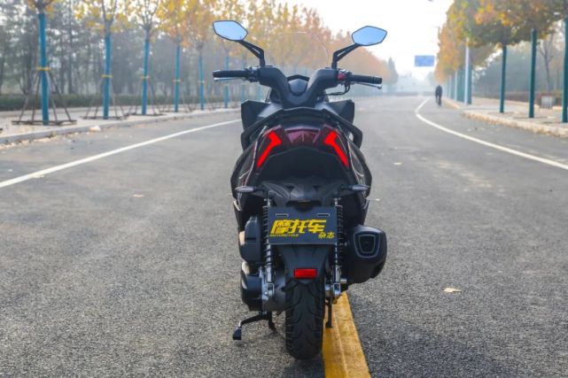 车评：玩乐属性拉满，实用功能也没落下的光阳Racing X150_腾讯新闻