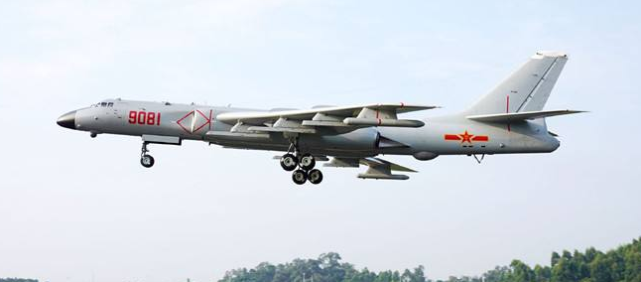 “轰-6家族新成员”，国产轰-6J带弹实训，提升海航部队战力_腾讯新闻