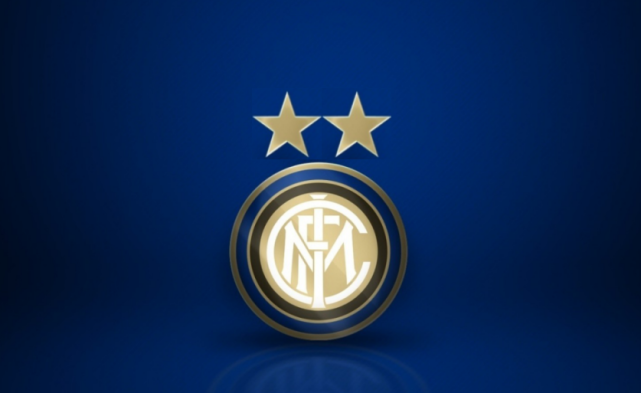 赛季首冠到手，国际米兰下一目标更加明确，队徽绣上“双星”_腾讯新闻