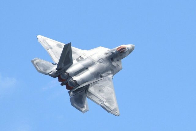 F-22已经落后，美国空军抓紧对其进行升级，终于得到承诺已久的IRST_腾讯新闻