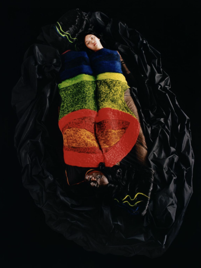 新生女性摄影师作品中的“女性凝视”_腾讯新闻