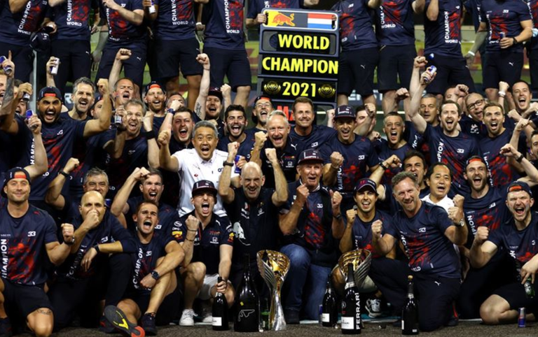 TAG HEUER泰格豪雅 推出全新F1系列（FORMULA 1）红牛车队特别版腕表_腾讯新闻