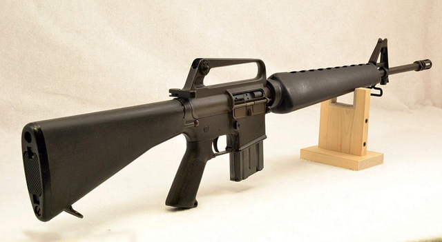 M16步枪已在美军服役长达半个世纪，它为何依旧没被取代？_腾讯新闻