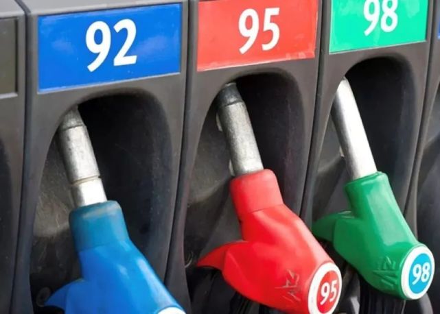 以前93号，现在变92号，为啥汽油越做越差？据说和俄罗斯有关！_腾讯新闻
