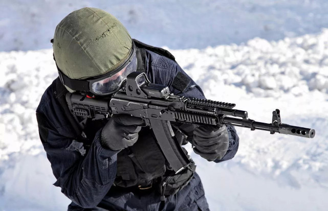 AK74再现俄乌战场，后继者AK12换汤不换药，难与191步枪相提并论_腾讯新闻