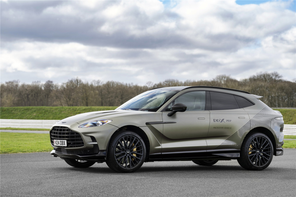 世界最强动力超豪华SUV DBX707售价公布：324.8万元起_腾讯新闻