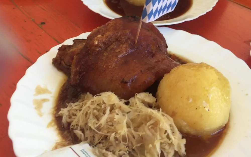 德国被称为翻版小东北？酸菜血肠必不可少，杀猪菜更是如出一辙_腾讯新闻