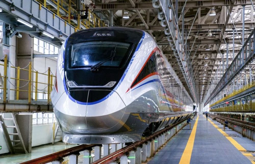 来啦！贵阳市域环城快铁新车亮相！_腾讯新闻