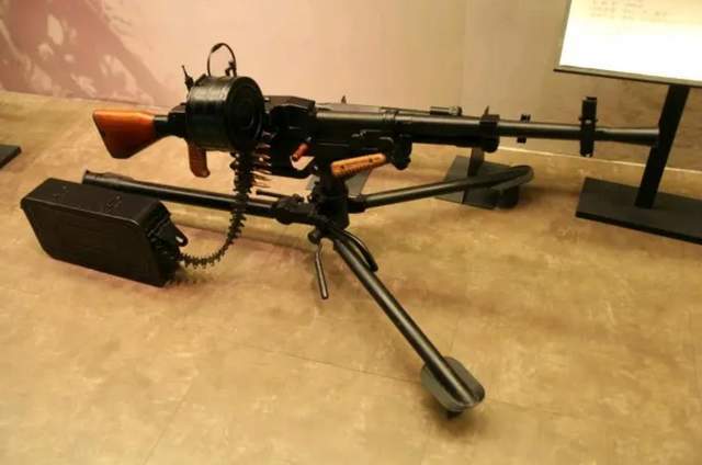 国产各种类机枪总览，从轻机到载机型多达38种_腾讯新闻