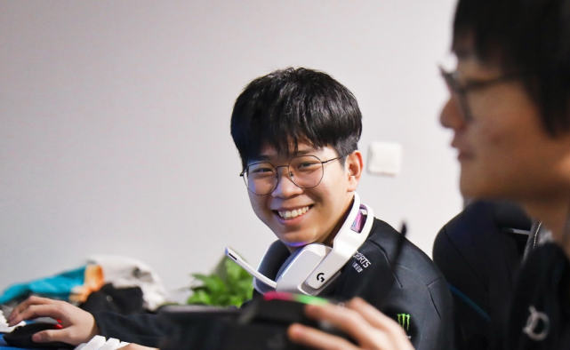 Wayward发博引争议！网友：谎言不会伤人，真相才是快刀_腾讯新闻