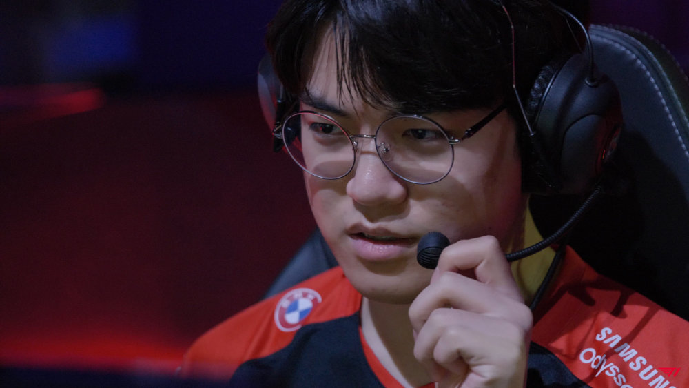 MSI两大AD谁更强？T1小吕布直播喊话：想要教训Gala！_腾讯新闻