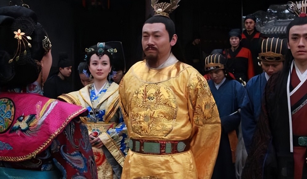 古代老皇帝去世之后，新皇帝是先守孝还是先登基？具体流程是什么_腾讯新闻