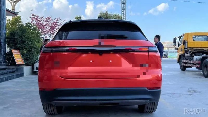 蔚来ES7尾部无伪谍照曝光！定位大五座SUV，直怼宝马X5_腾讯新闻