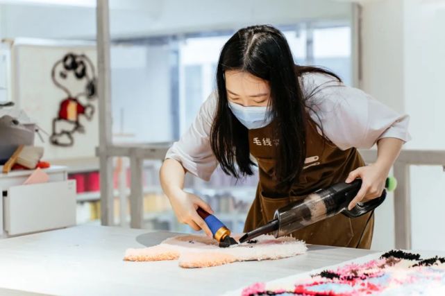 火遍全网的Tufting，到底在“搞什么毛线”？_腾讯新闻
