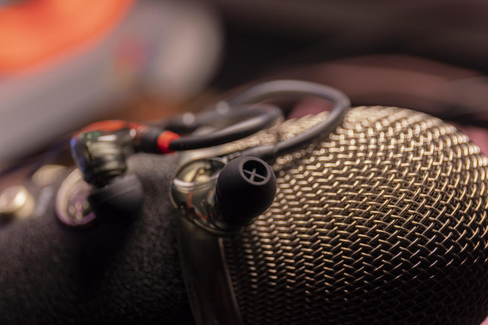 视频直播UP主可备 IE400 PRO入耳式监听耳机分享_腾讯新闻