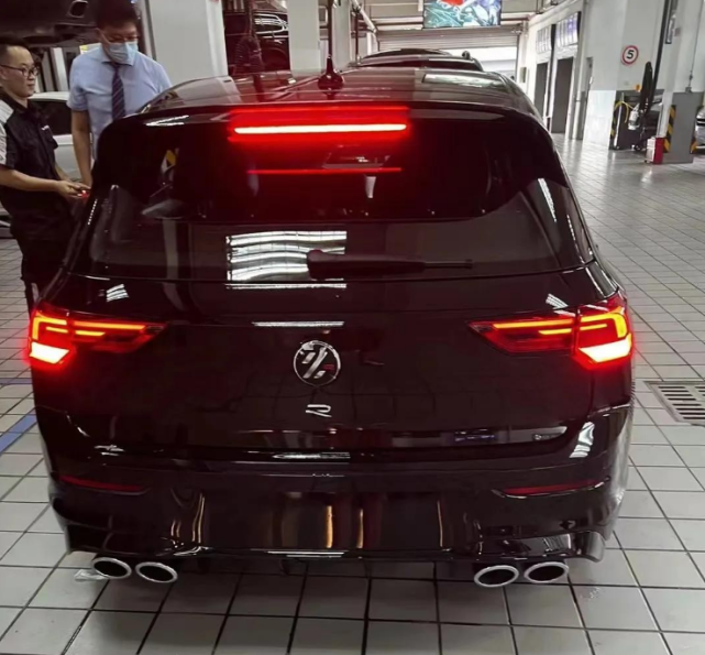 全新高尔夫8R国内曝光：换全新LOGO标，2.0T＋四驱或进口方式引进_腾讯新闻