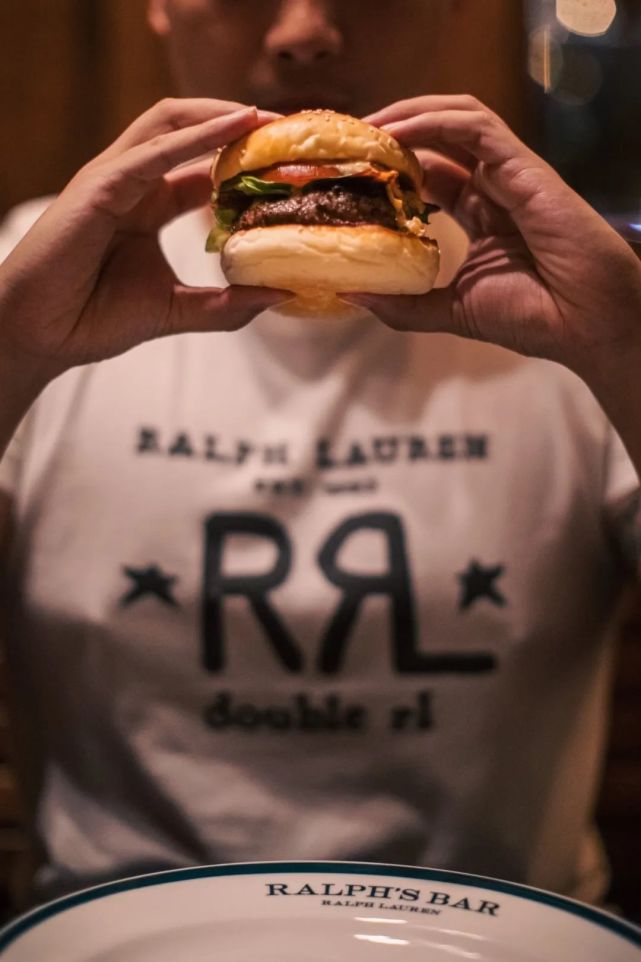 中国第一家 RALPH'S BAR，为什么开在了成都？_腾讯新闻
