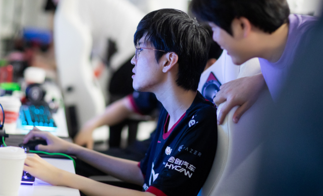 德比大战：MSI冠军RNG迎战S赛冠军EDG！含金量的对决_腾讯新闻