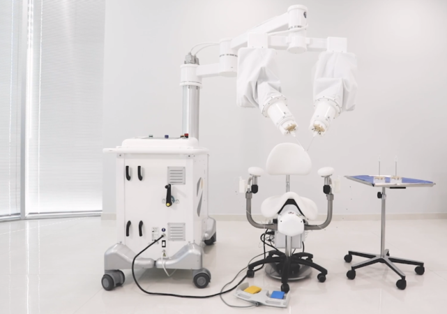 最小且唯一，显微外科手术机器人完成5亿元融资_腾讯新闻
