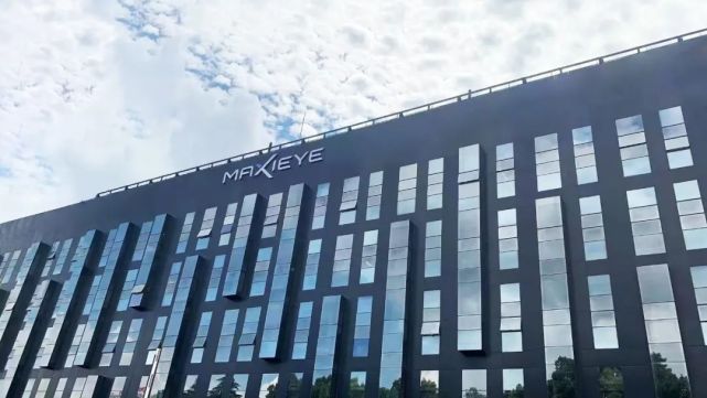 MAXIEYE新一轮战略融资背后，一家AI＋汽车企业的 “三连跳”_腾讯新闻