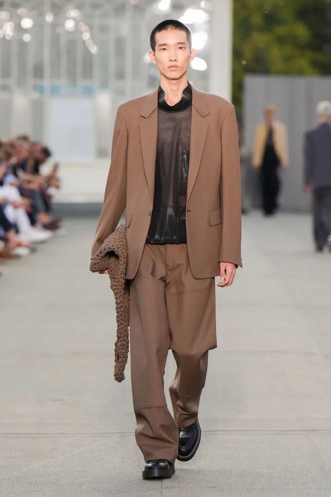 【您收到一条190CM男模的好友申请】_腾讯新闻